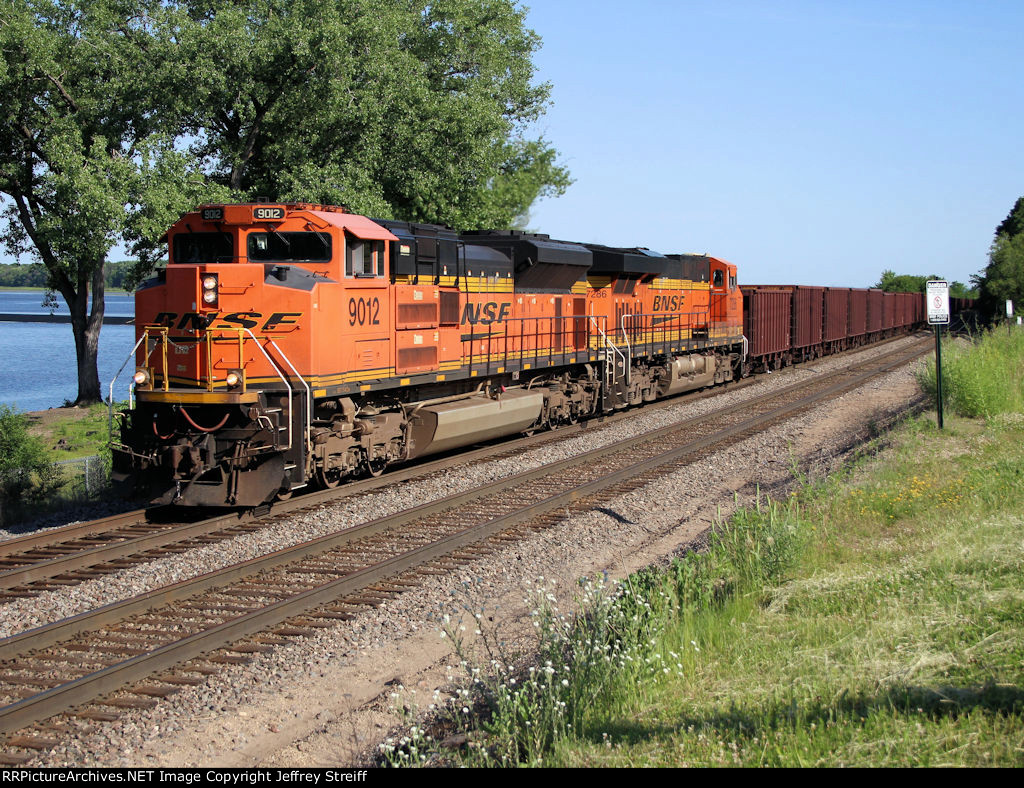 BNSF 9012
